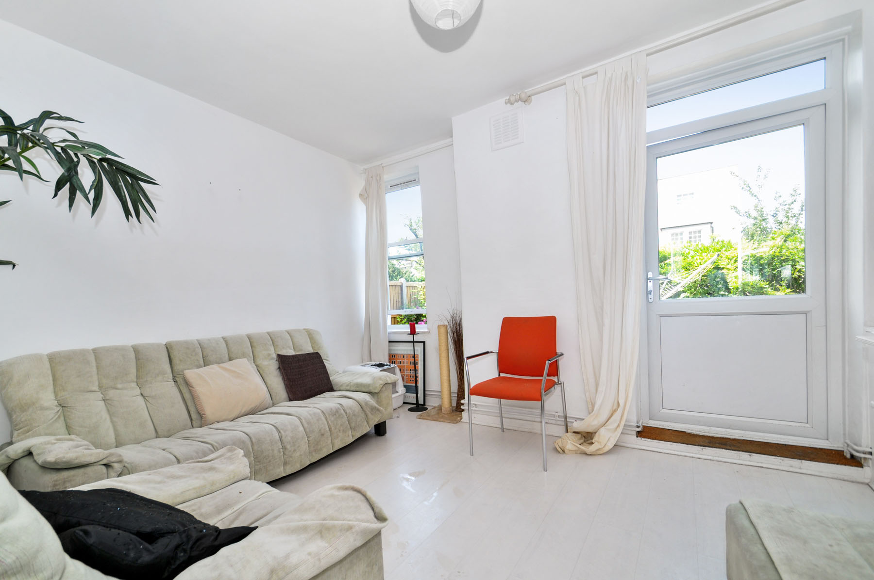 To Let - Mark Hillier